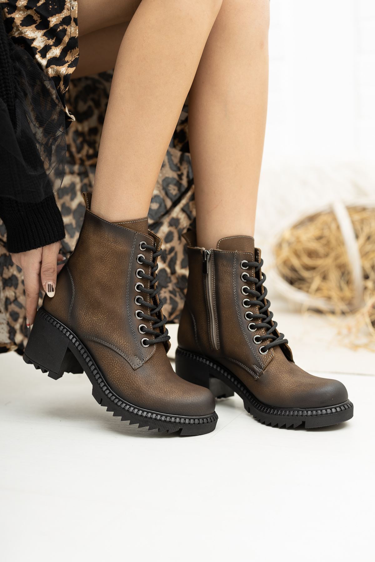 Topuklu Haki Cilt Postal Bot - GimerAVM - Online Giyim ve Ayakkabı sitesi